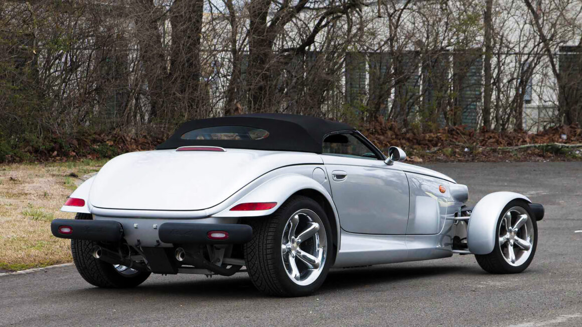 Staggered Wheels Explained - Suspension Setups